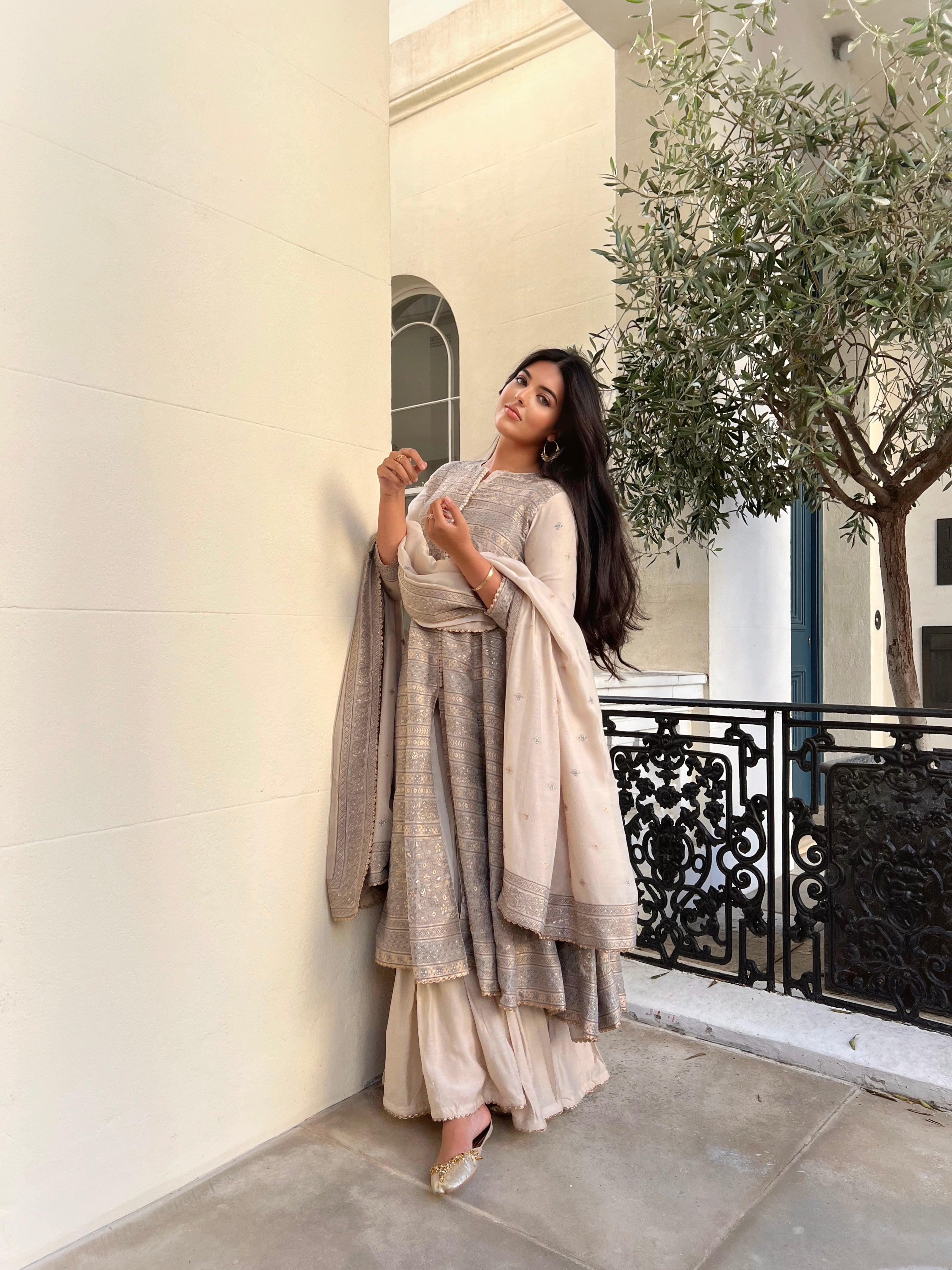 THE AL-SABOOR SUIT – Safaa World